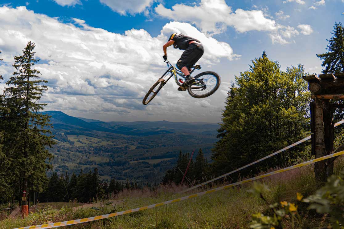 Der "richtige" Absprung mit deinem Mountainbike - gibts das überhaupt ...